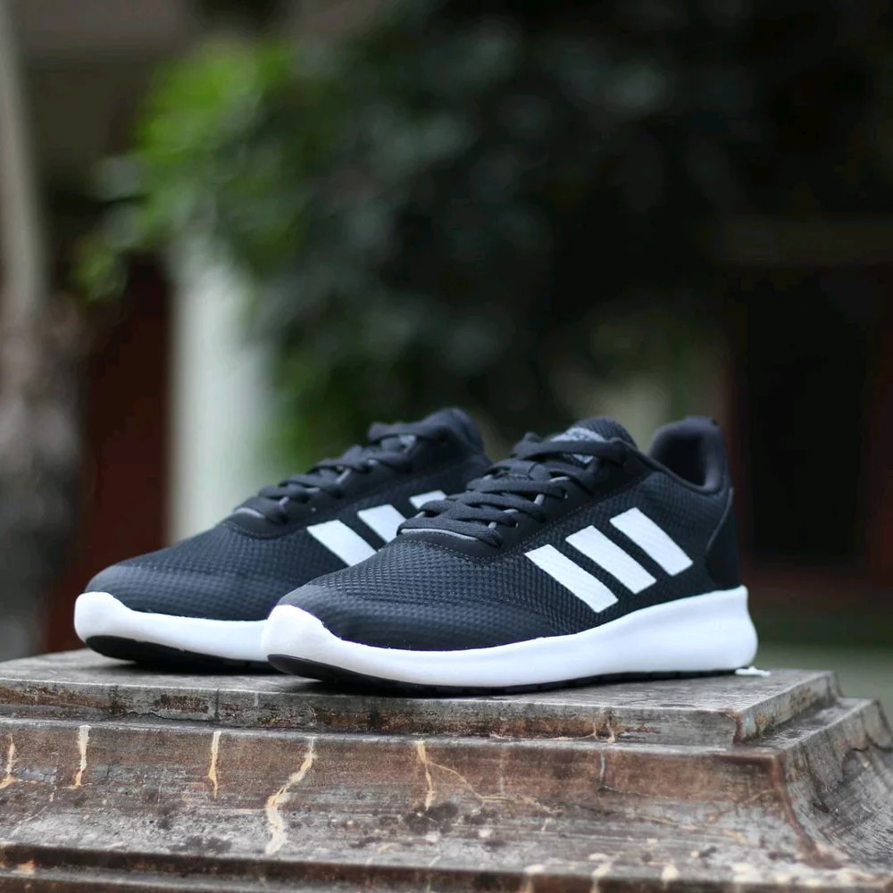 Jual SEPATU SNEAKERS ADIDAS CLOUDFOAM RACER ULTIMATE BLACK LIST WHITE ...
