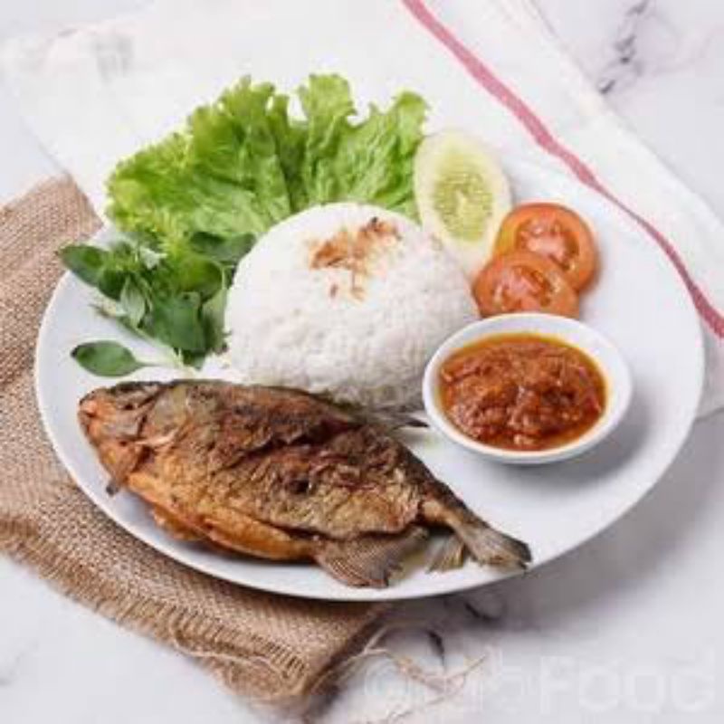 Jual Halal - Ikan Bawal Goreng + Nasi Uduk / Nasi Putih - Ready To Eat ...