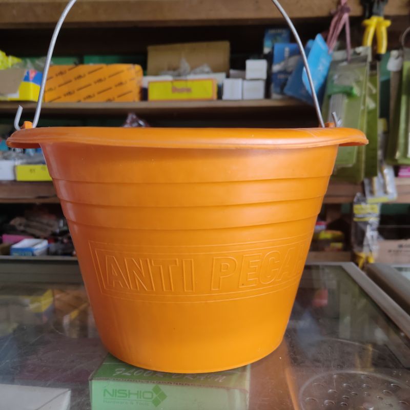 Jual Ember Kecil Warna Orange Oren Anti Pecah // Ember Mini Bahan ...