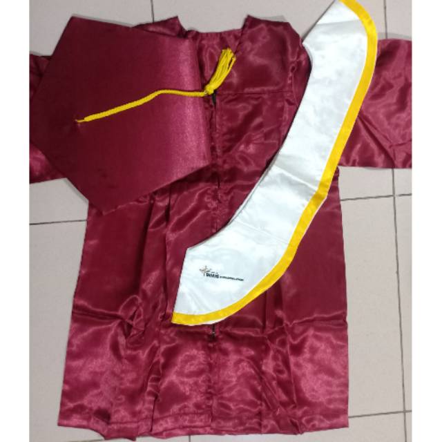 Jual GRADUATION GOWN TOGA ECY Binus Serpong 2014 | Shopee Indonesia