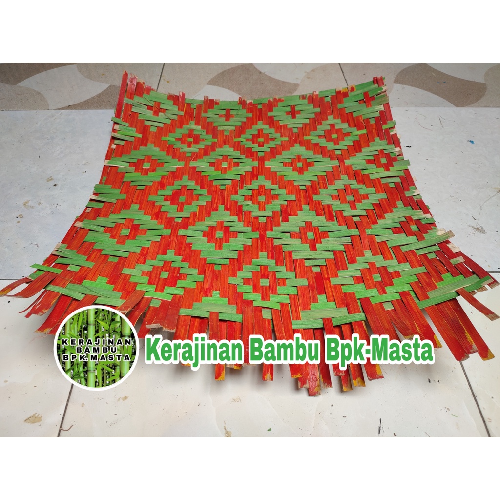 Jual Kerajinan Anyaman Bambu Bilik Dekorasi Rumah Warna Merah Hijau ...