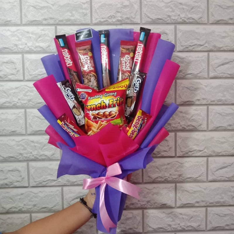 Jual buket bouquet snack gift kado hampers ulangtahun wisuda sempro ...