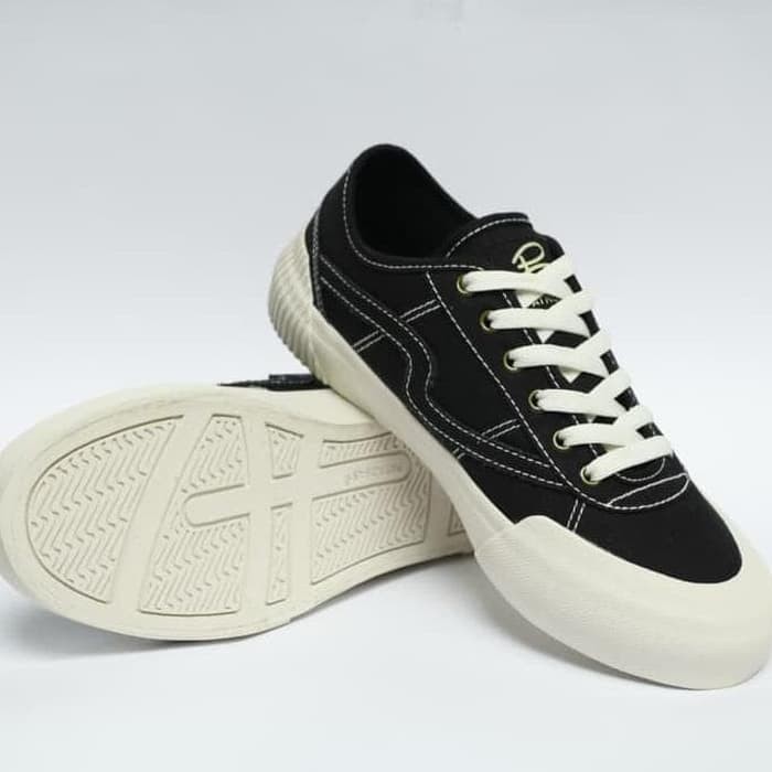 Jual Sepatu Sneakers Pria Patrobas Equip Low All Black / Charcoal Grey ...