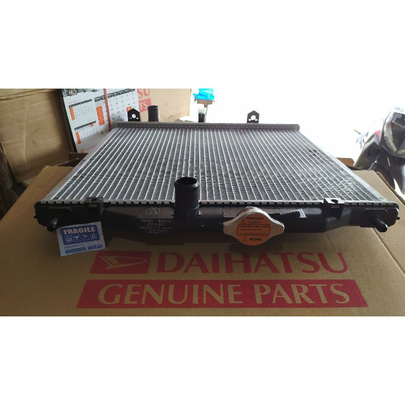 Jual Radiator avanza-xenia 1300cc manual 2004-2010 0riginal daihatsu ...