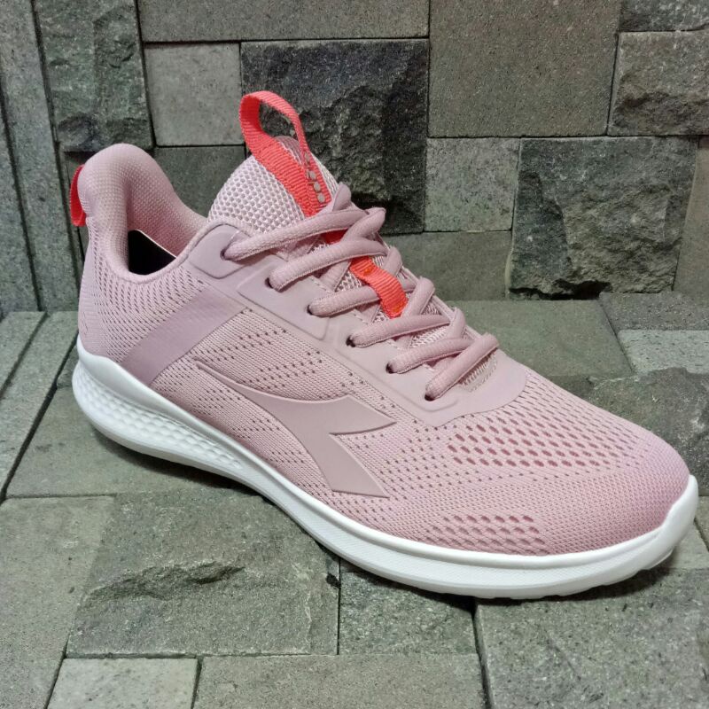 Jual Sepatu Lari atau Sepatu Running wanita atau Sepatu warna pink atau ...