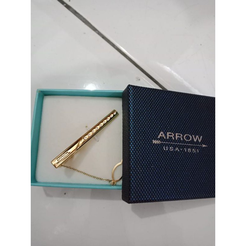 Jual Penjepit Dasi Merek Arrow ( R.307 ) | Shopee Indonesia