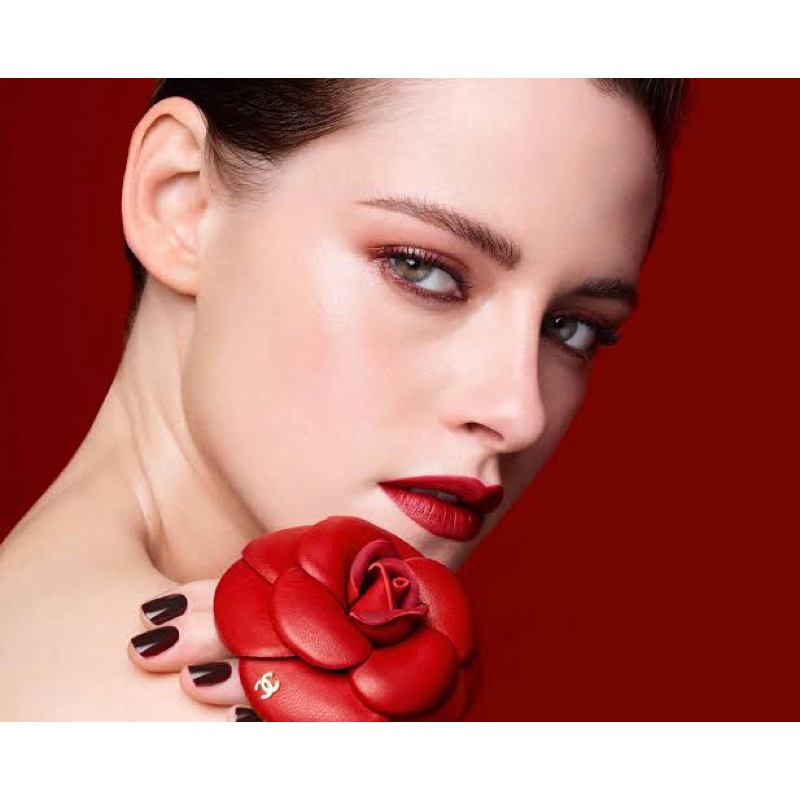 Jual CHANEL ROUGE ALLURE VELVET CAMELIA GRENAT | Shopee Indonesia