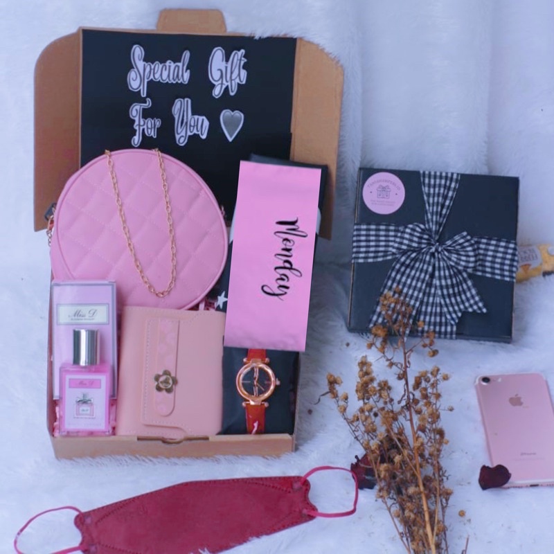 Jual PAKET O HAMPERS CEWEK PINK KEREN KADO ULANG TAHUN HADIAH GIFT BOX ...