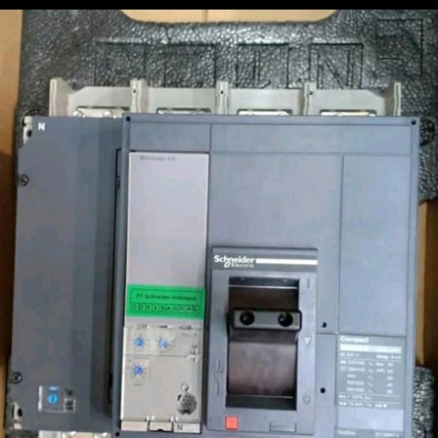 Jual MCCB NS800N 800A 4 Pole / 4p / 4 phase NS 800 N Schneider 33469 50kA | Shopee Indonesia