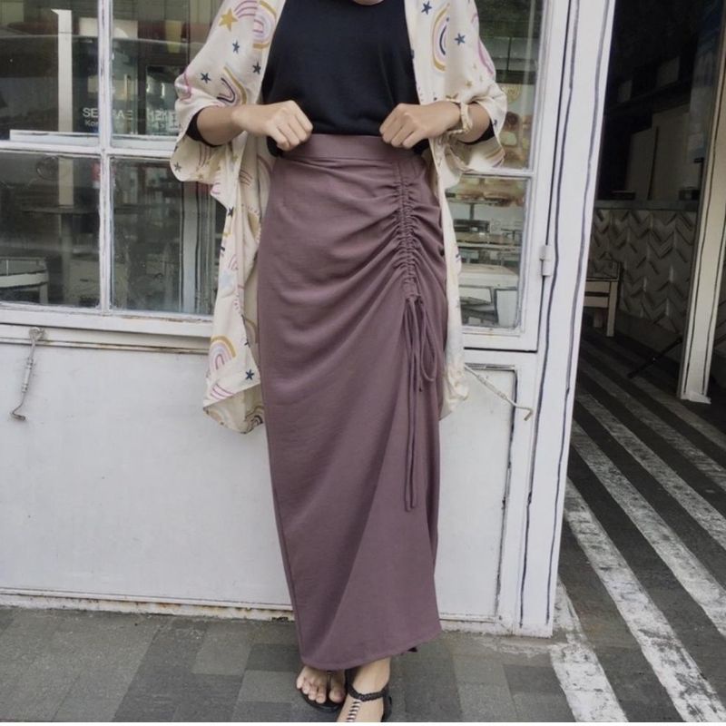 Jual Joseph Skirt / Rok Serut Crinkle/ Rok Serut Kondangan | Shopee ...