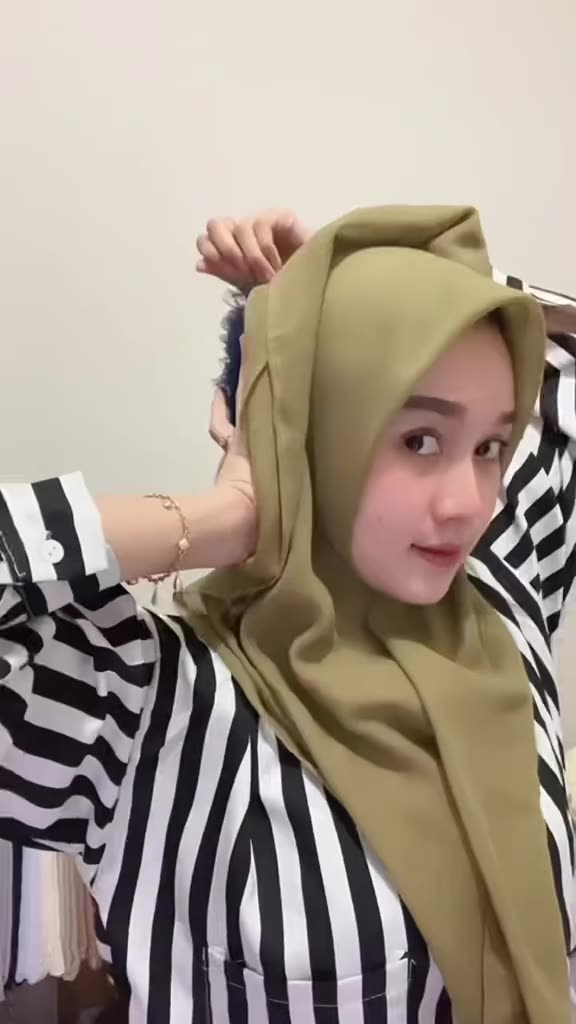 Jual CEPOLAN TILE HIJAB JUMBO PREMIUM / IKAT RAMBUT SCRUNCHIE HIJAB ...
