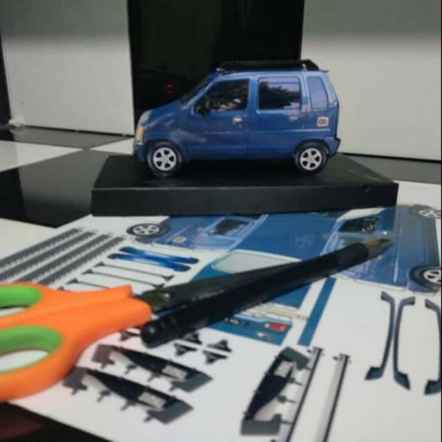 Jual Pappercraft Miniatur Suzuki Karimun wagon r skala 24 warna biru ...