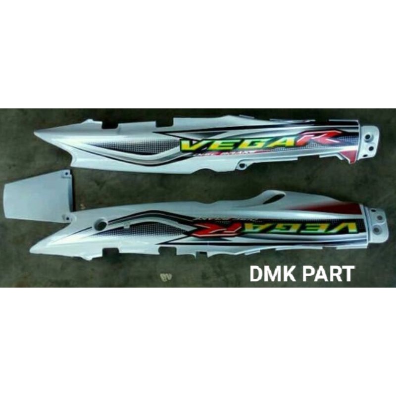 Jual cover body belakang vega r lama 2004 warna putih bodi set striping ...