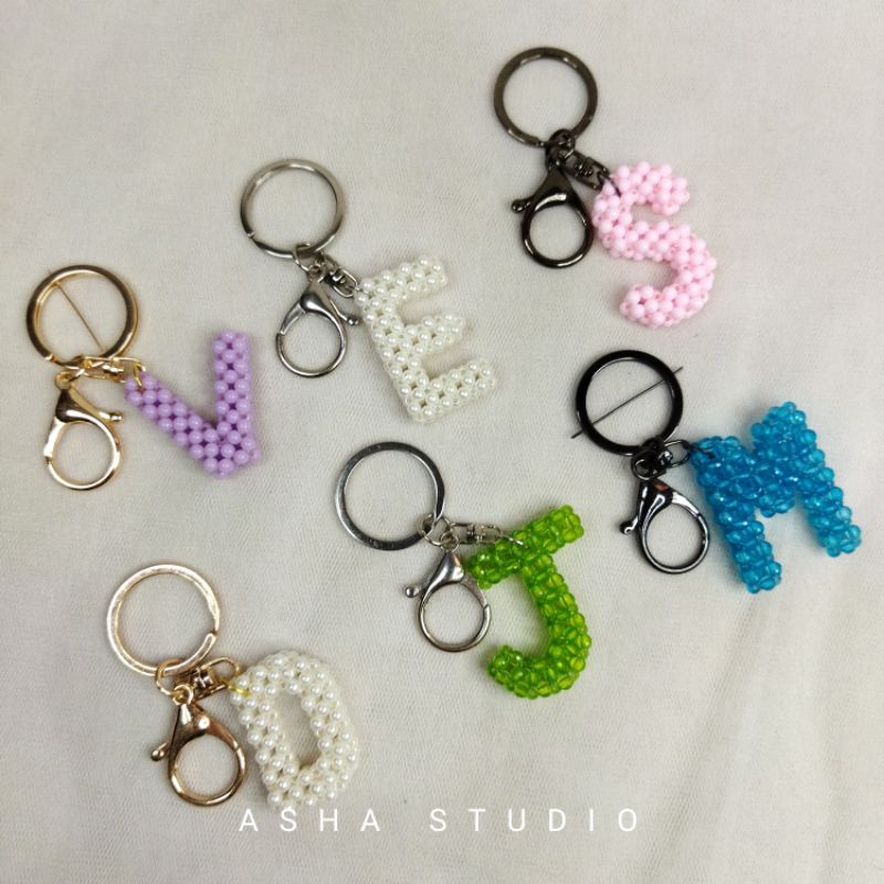 Jual Letter Keychain Beads Gantungan Kunci Huruf Manik-manik | Shopee ...