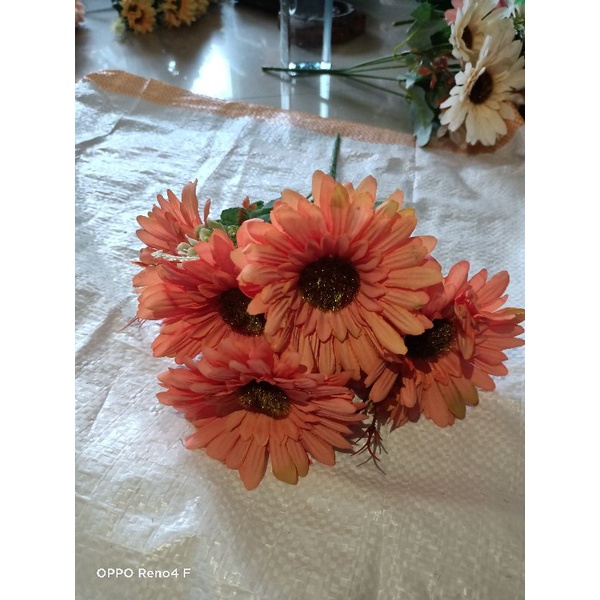 Jual Bunga Garbera Artificial/Garbera Clasik cabang 6 (1lusin) | Shopee ...