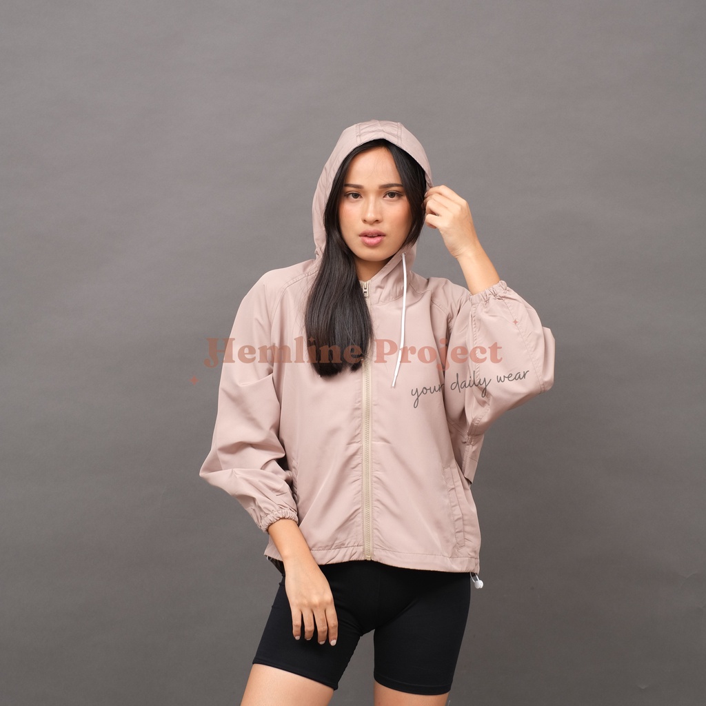 Jual Ganis Oversized Jaket Parasut Hoodie by Hemline Project | Shopee ...