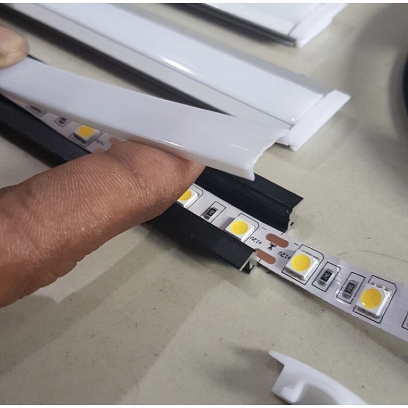 Jual List Rail Lis Rel Rumah Cover Casing Lampu LED Strip Alumunium 3 ...