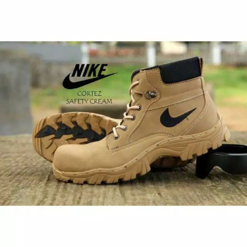 Jual Sepatu Pria Nike Travis Boots Safety Tracking Hiking Kerja Proyek ...