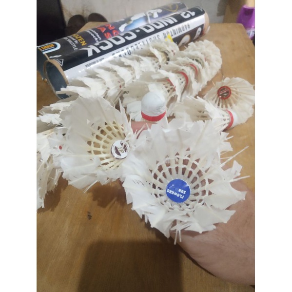 Jual shuttlecock kok bekas per slop | Shopee Indonesia