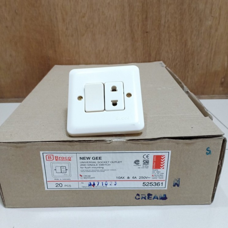 Jual Broco Universal Socket Outlet and Single Switch New Gee Cream ...