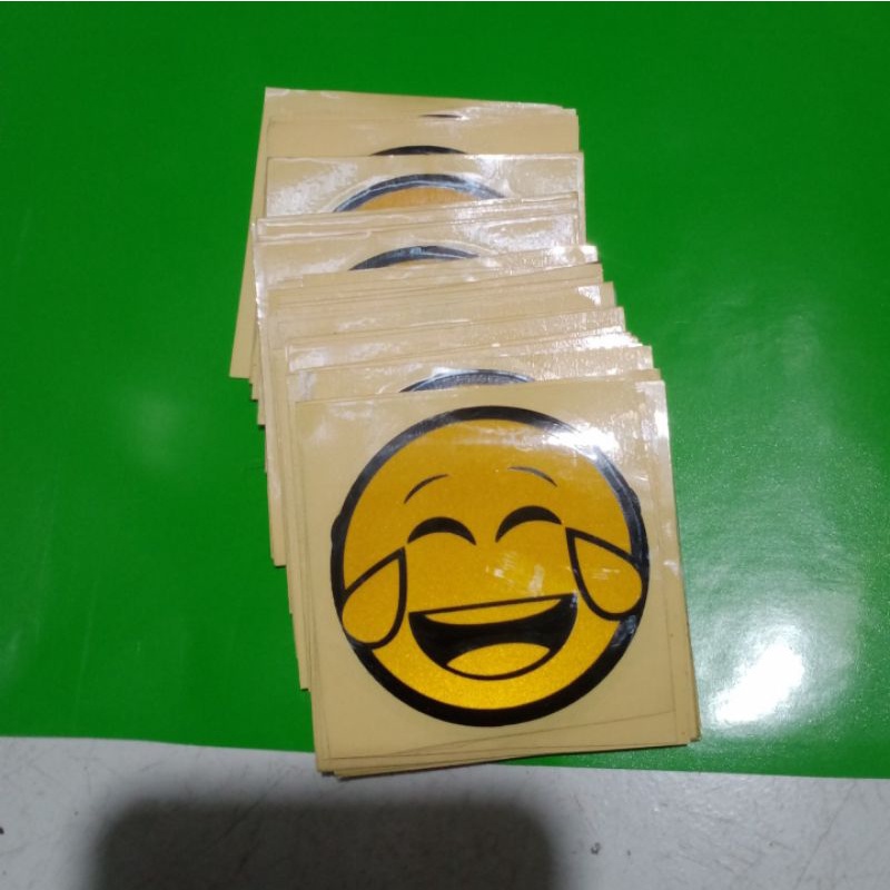 Jual sticker emoji,stiker cutting emoji,sticker emoji smile,sticker ...
