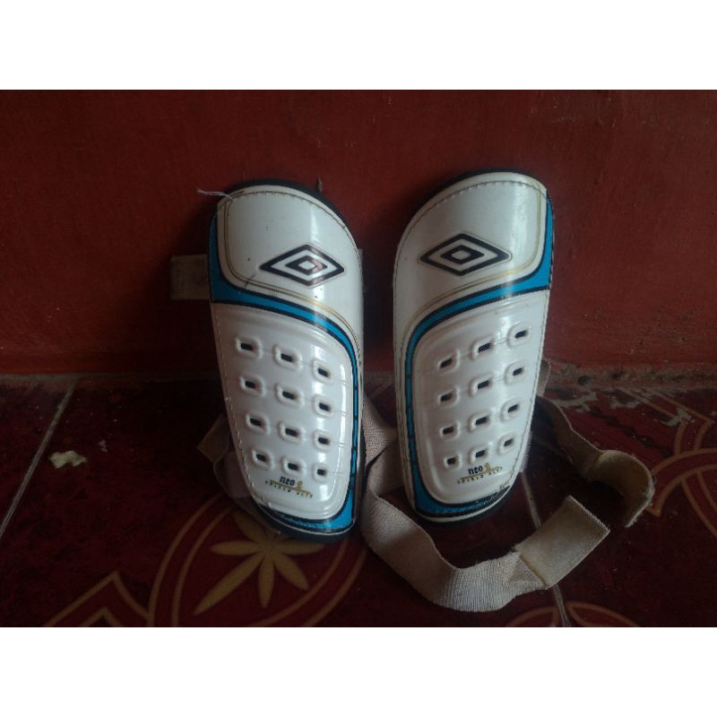 Jual skin deker shin guard umbro original | Shopee Indonesia