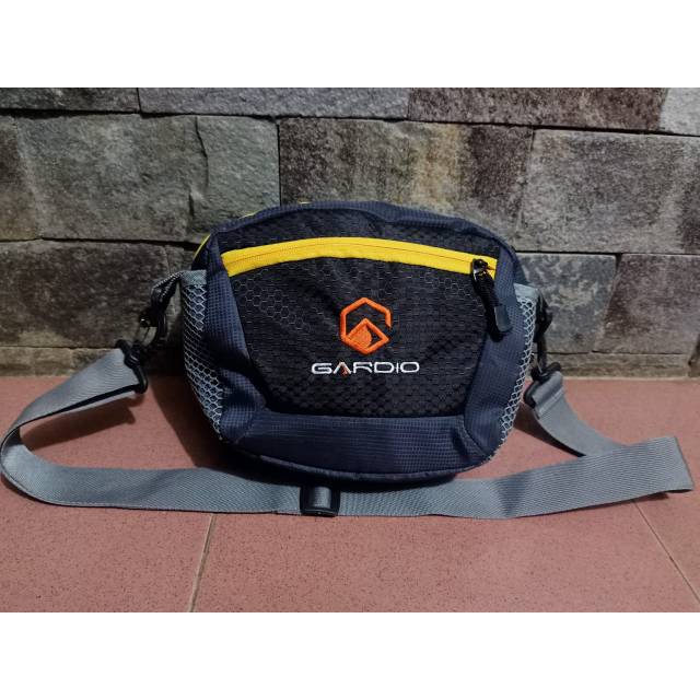 Jual Tas slempang pria masa kini Gardio | Shopee Indonesia
