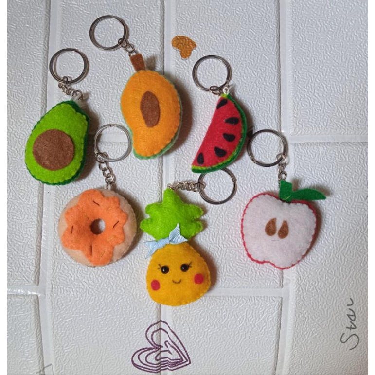 Jual gantungan kunci flanel /souvenir unik/souvenir pernikahan /magnet kulkas murah | Shopee ...