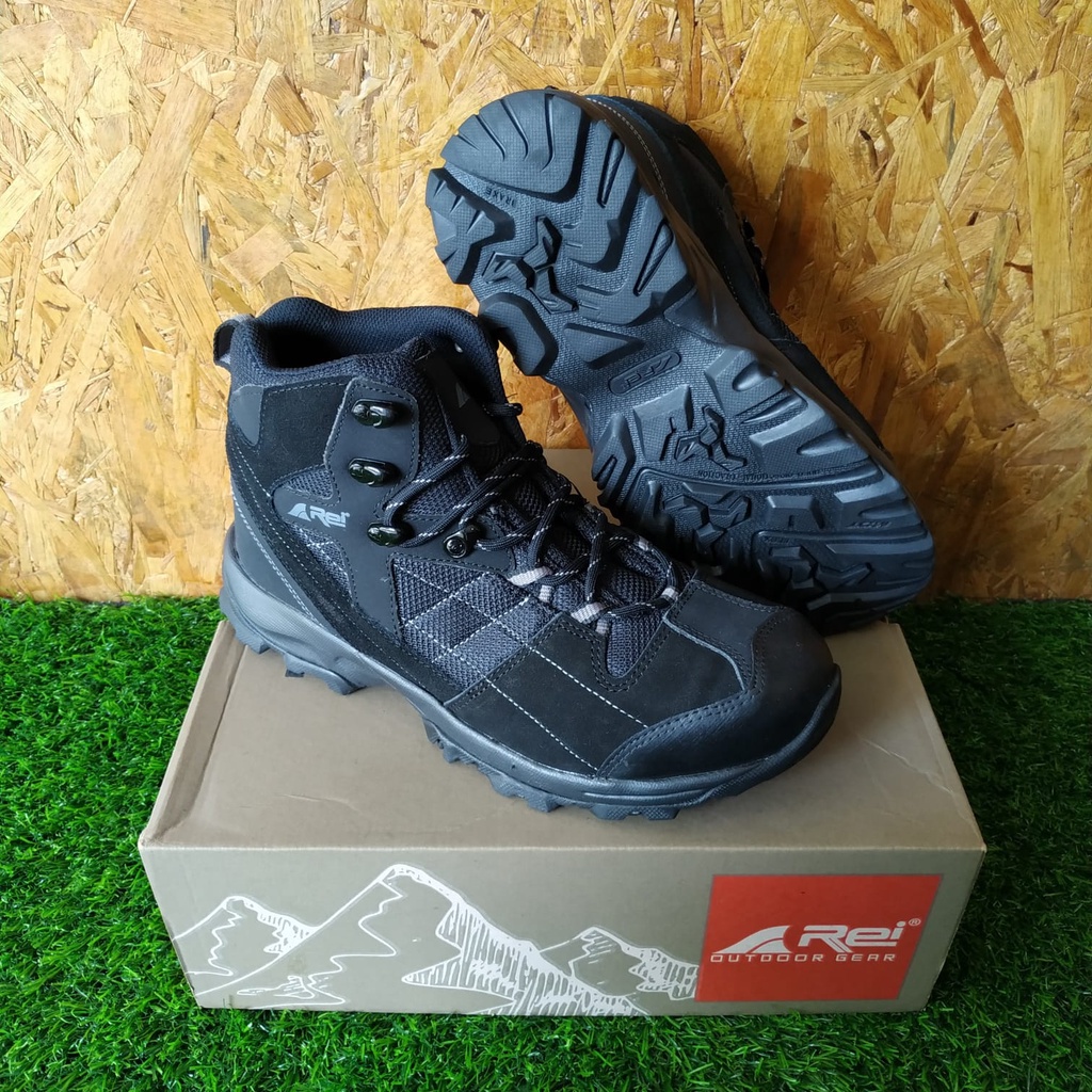 Jual Sepatu Rei Volga Sepatu Gunung Sepatu Hiking Rei Original | Shopee ...
