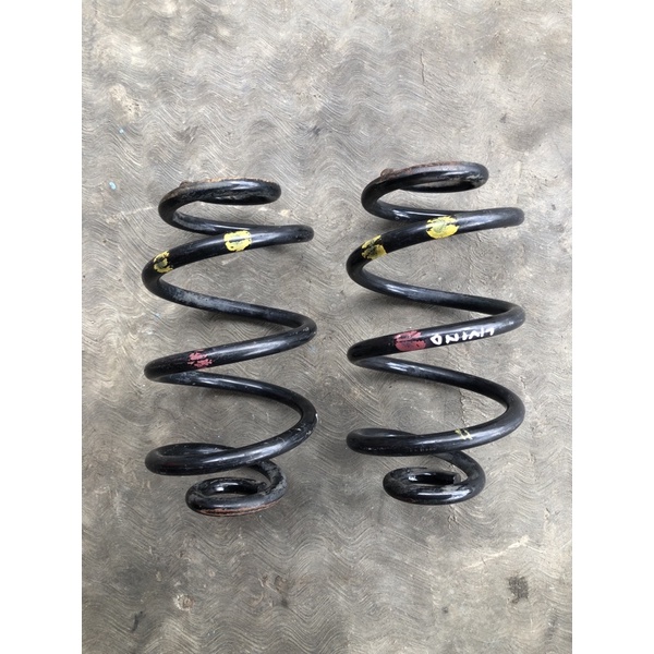 Jual spiral spring coil belakang LIVINA cabutan mobil orisinil utuh ...
