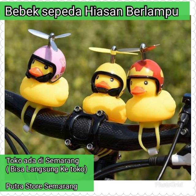 Jual Bebek Sepeda plus helm ada Baling balingnya Hiasan sepeda Lucu ...