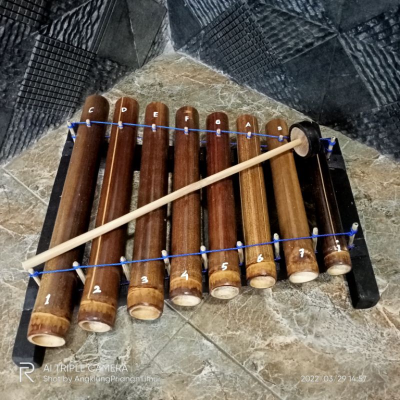 Jual Gambang mini satu oktaf 8 nada bambu hitam ( C - C ) | Shopee ...