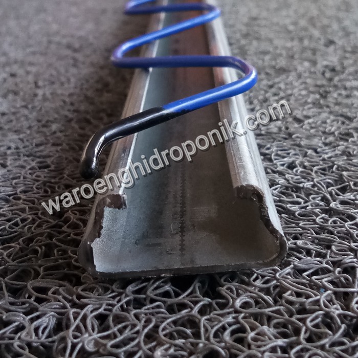 Jual SPRING CLIP TEBAL ALAT PASANG PLASTIK UV GREEN HOUSE KLIP 2 METER ...