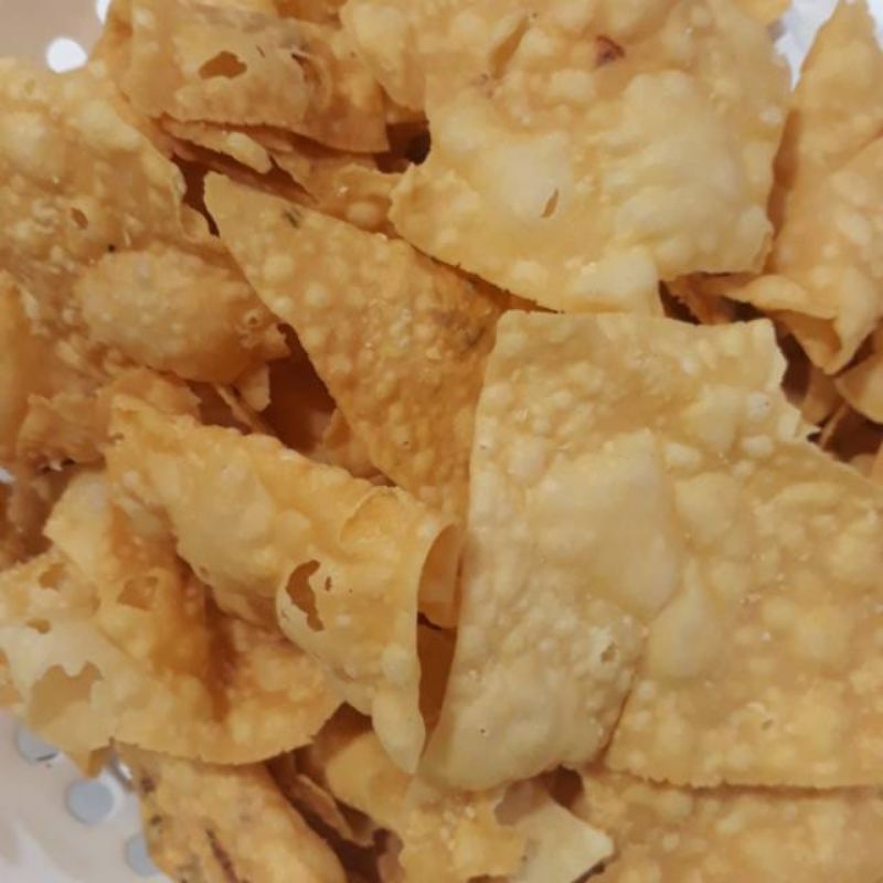 Jual KERIPIK PANGSIT BAWANG/KRIPIK ACEH 500GRAM | Shopee Indonesia