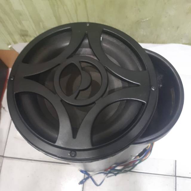 Jual Subwoofer Aktif Bazooka sas BAZOOKA EL 8 inch asli USA | Shopee ...