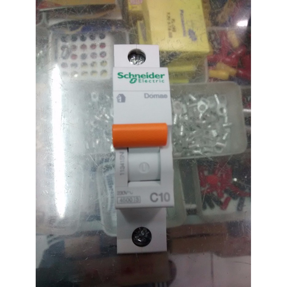 Jual MCB Mini Circuit Breaker Domae Schneider 10A 10 Ampere Amper 1 Pole | Shopee Indonesia