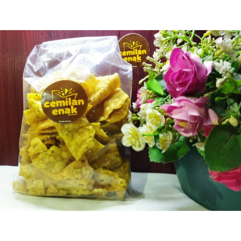 Jual keripik/keripik bawang //cemilan renyah dan gurih , pasti enak ...