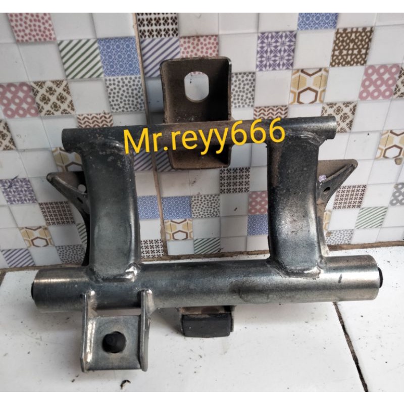Jual swing arm/monting honda Beat Scoopy fi 2012/2015. original copotan ...