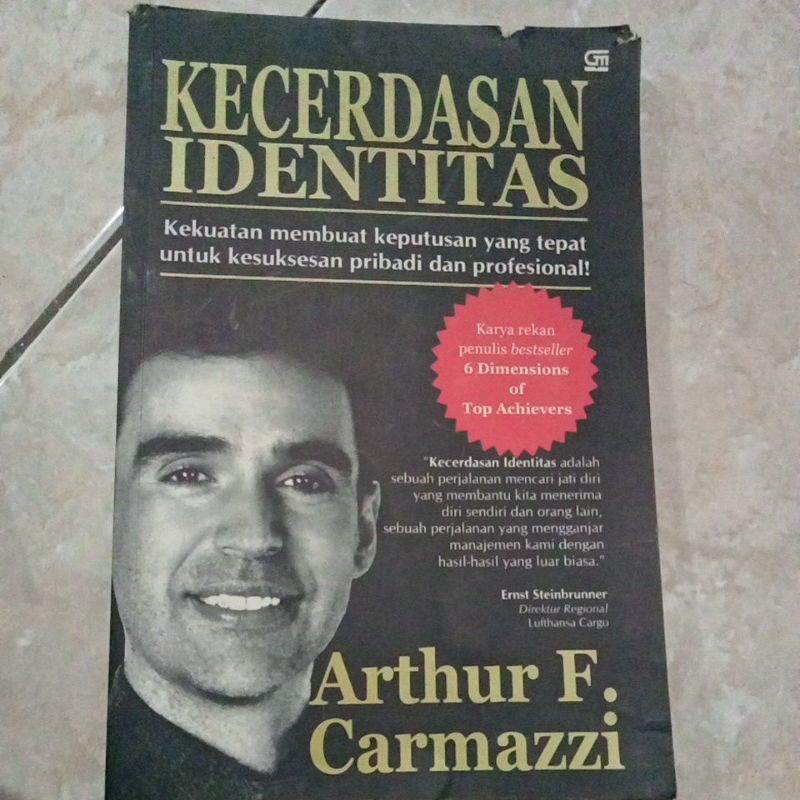 Jual KECERDASAN IDENTITAS - ARTHUR F. CARMAZZI ORIGINAL | Shopee Indonesia