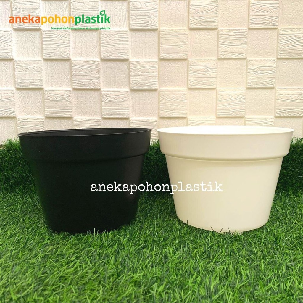 Jual Pot Bunga Tani SP 20 Hitam Putih Vas Bulat Tanaman Artificial ...