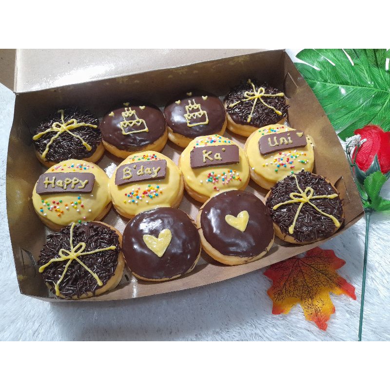 Jual Donat ultah coklat blok /kue ulangtahun/Donat coklat | Shopee ...