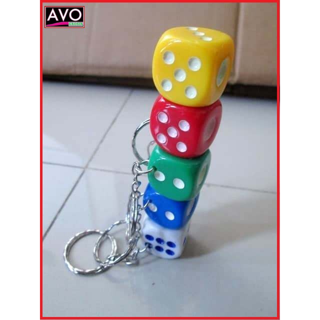 Jual gantungan kunci dadu warna random | Shopee Indonesia