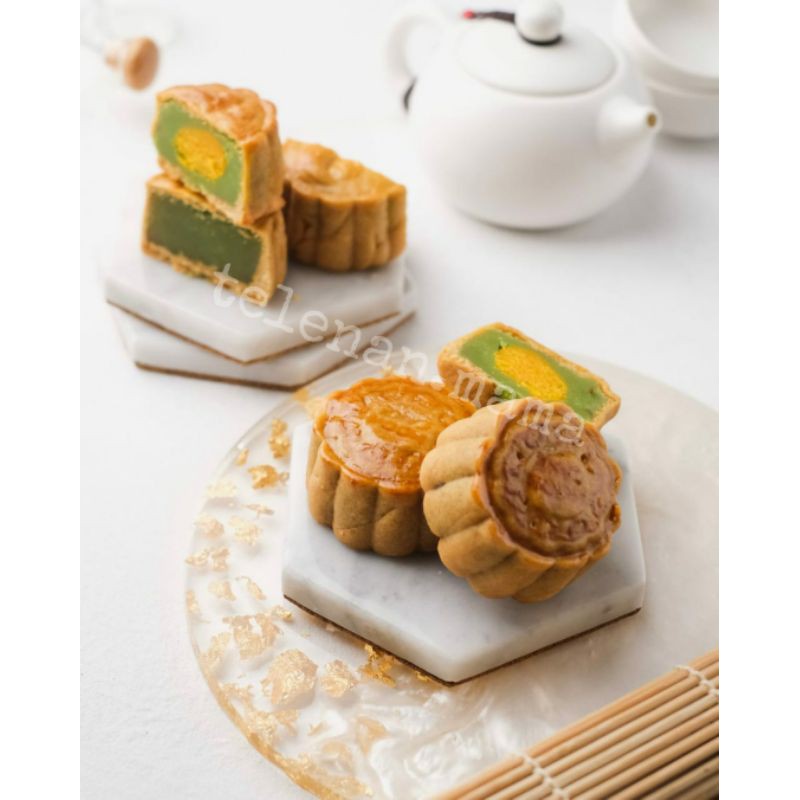 Jual Mooncake Enak dan Murah 100% HALAL | Shopee Indonesia