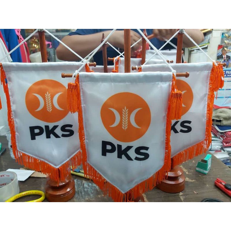 Jual BENDERA PKS / BENDERA VANDEL MEJA PKS | Shopee Indonesia