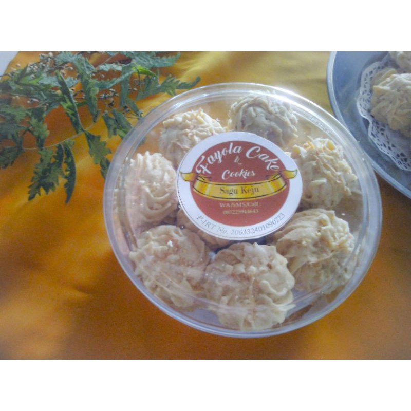 Jual Sagu Keju/cemilan kue kering sagu keju enak renyah kemasan toples250,500gr | Shopee Indonesia