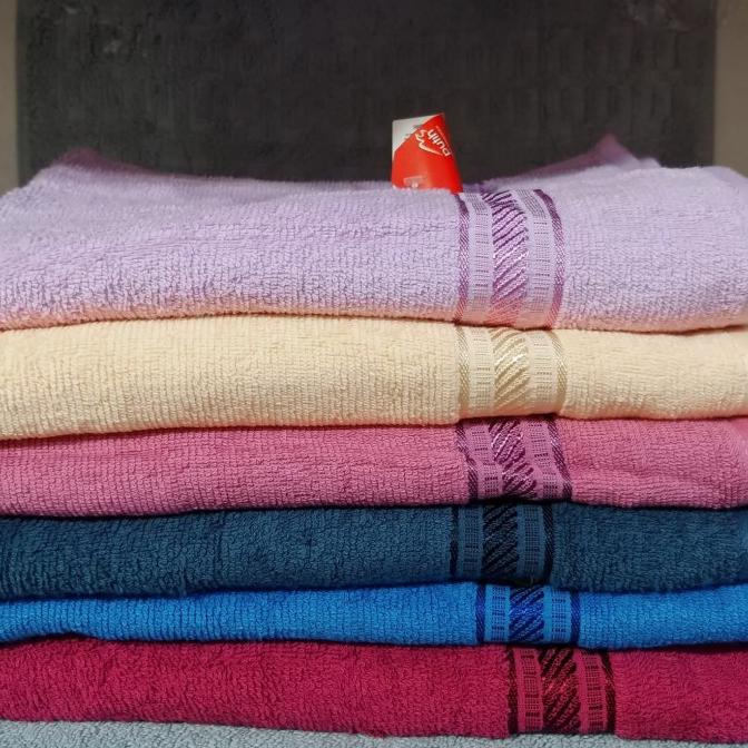 Jual Handuk Merah Putih 60x120 CM | Shopee Indonesia