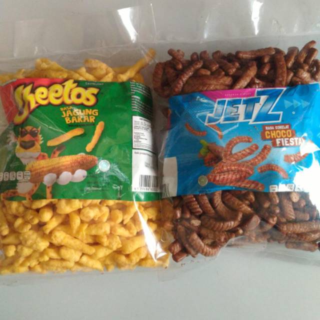 Jual Snack Snack Jetz coklat, Chiki Twist, Qtela, Pistos, Momogi ...