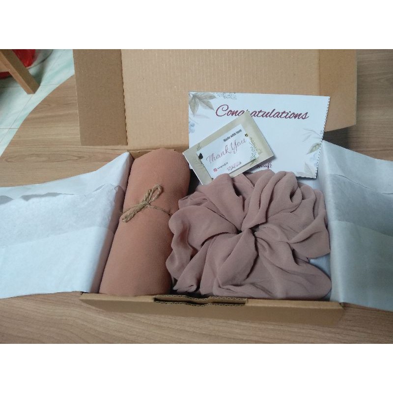 Jual Hampers hijab Bella Square | hijab box | kado unik | Shopee Indonesia