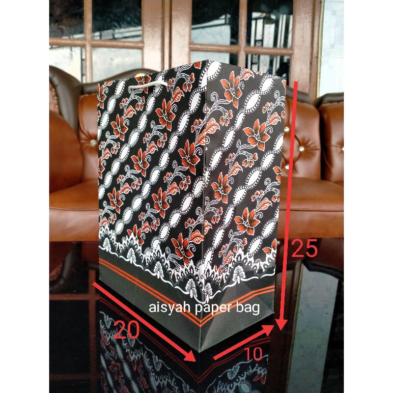 Jual PAPER BAG MOTIF HITAM/ TAS KERTAS BATIK HITAM/ UKURAN 20X11X25 ...