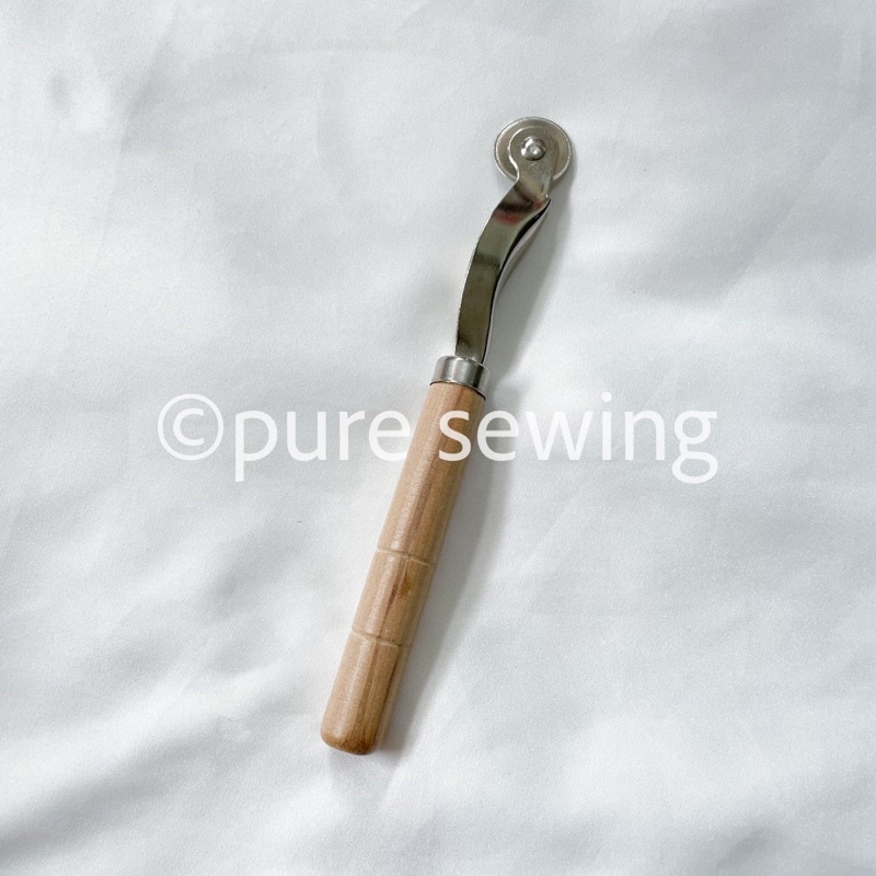 Jual (1 PCS) Rader Jahit Kayu Bergerigi dan Bundar | Alat Pola Jahit ...